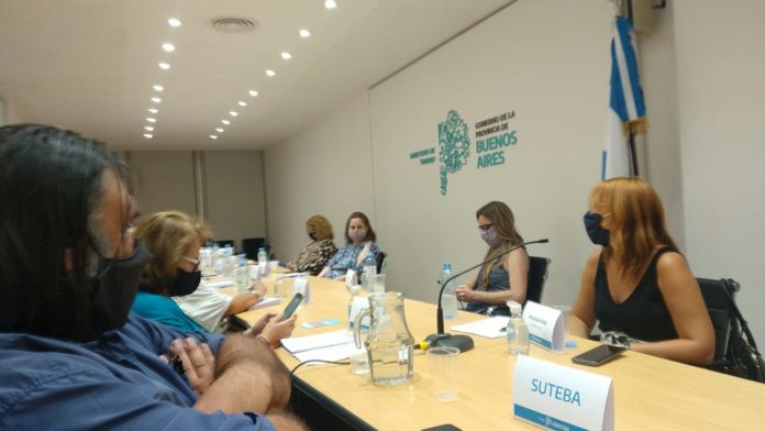 LA PROVINCIA CONVOCÓ A LOS DOCENTES PARA DISCUTIR UNA RECOMPOSICIÓN ...