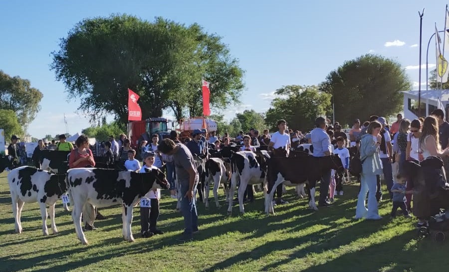 LOS GANADORES DE LOS PREMIOS DE LA EXPO RURAL: ANTONIO MORALES ($1 ...